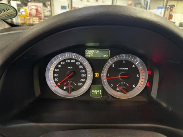 Zils Volvo C70 2012 Rīga, ar dzinēja tilpumu 2.00 L un nobraukumu 265 tūkst. km par 7495 €, foto 5 vietnē AUTOMOTO.COM.LV