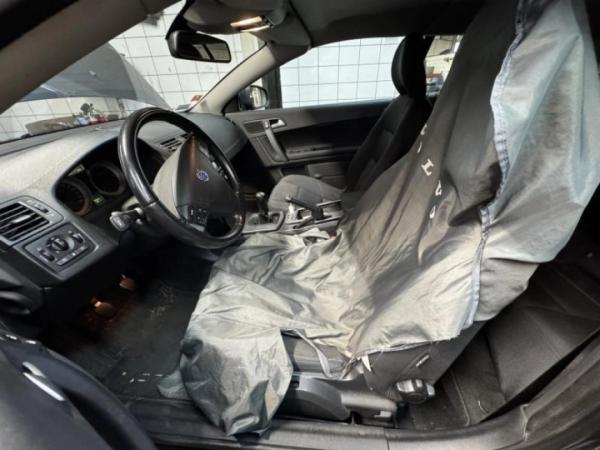 Zils Volvo C70 2012 Rīga, ar dzinēja tilpumu 2.00 L un nobraukumu 265 tūkst. km par 7495 €, foto 6 vietnē AUTOMOTO.COM.LV