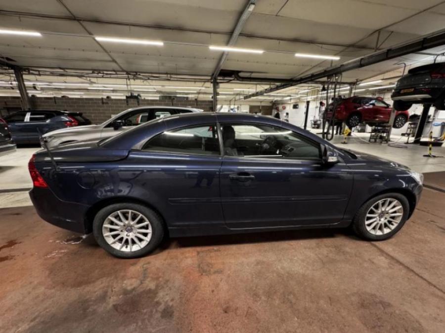 Blue Volvo C70 2012 in Riga, with an engine capacity of 2.00 L and mileage of 265 thousand km for 7495 €, photo 9 on AUTOMOTO.COM.LV