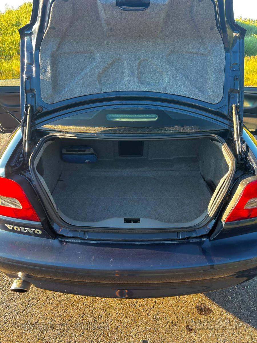 Zils Volvo C70 1999 Tallina, ar dzinēja tilpumu 2.40 L un nobraukumu 266 tūkst. km par 1800 €, foto 4 vietnē AUTOMOTO.COM.LV