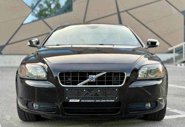 Brūns Volvo C70 2009 Šauļi, ar dzinēja tilpumu 2.00 L un nobraukumu 265 tūkst. km par 5950 €, foto 2 vietnē AUTOMOTO.COM.LV
