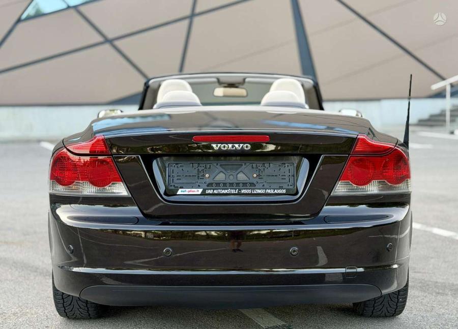 Brown Volvo C70 2009 in Siauliai, with an engine capacity of 2.00 L and mileage of 265 thousand km for 5950 €, photo 8 on AUTOMOTO.COM.LV
