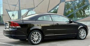 Brown Volvo C70 2009 in Siauliai, with an engine capacity of 2.00 L and mileage of 265 thousand km for 5950 €, photo 15 on AUTOMOTO.COM.LV