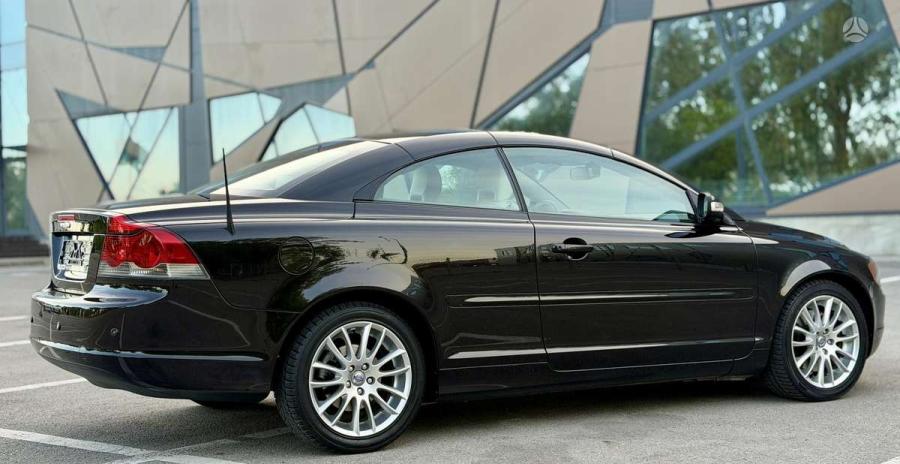 Brown Volvo C70 2009 in Siauliai, with an engine capacity of 2.00 L and mileage of 265 thousand km for 5950 €, photo 15 on AUTOMOTO.COM.LV