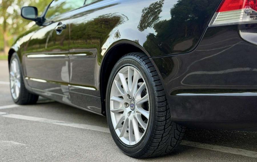 Brown Volvo C70 2009 in Siauliai, with an engine capacity of 2.00 L and mileage of 265 thousand km for 5950 €, photo 23 on AUTOMOTO.COM.LV