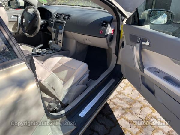 Volvo C70 2008 in Tallinn, with an engine capacity of 2.40 L and mileage of 200 thousand km for 7900 €, photo 5 on AUTOMOTO.COM.LV