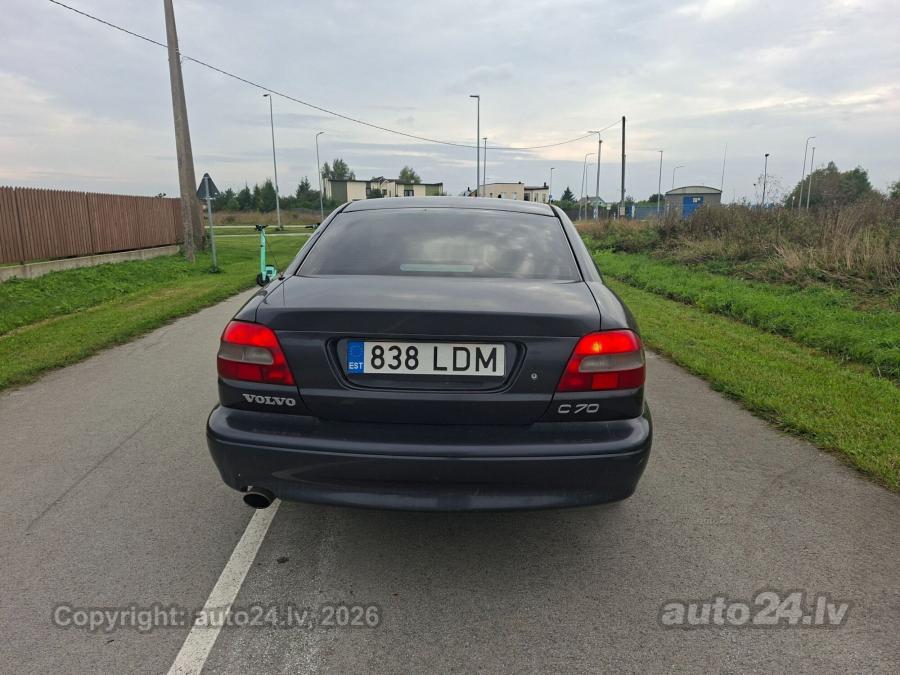 Volvo C70 1999 Tallina, ar dzinēja tilpumu 2.40 L un nobraukumu 0 tūkst. km par 1000 €, foto 7 vietnē AUTOMOTO.COM.LV