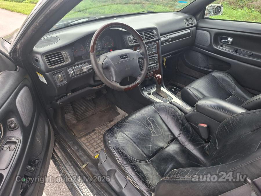 Volvo C70 1999 Tallina, ar dzinēja tilpumu 2.40 L un nobraukumu 0 tūkst. km par 1000 €, foto 10 vietnē AUTOMOTO.COM.LV