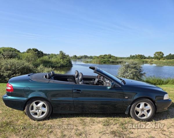 Zaļš Volvo C70 2002 Tartu, ar dzinēja tilpumu 2.00 L un nobraukumu 180 tūkst. km par 3999 €, foto 4 vietnē AUTOMOTO.COM.LV