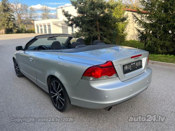 Pelēks Volvo C70 2007 Tartu, ar dzinēja tilpumu 2.40 L un nobraukumu 206 tūkst. km par 4999 €, foto 2 vietnē AUTOMOTO.COM.LV