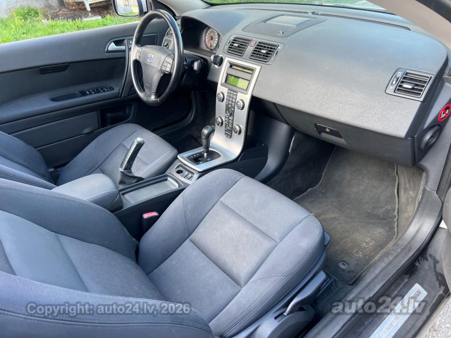 Pelēks Volvo C70 2007 Tartu, ar dzinēja tilpumu 2.40 L un nobraukumu 206 tūkst. km par 4999 €, foto 9 vietnē AUTOMOTO.COM.LV