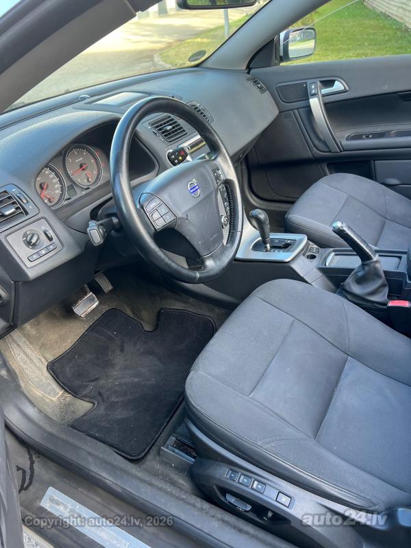 Pelēks Volvo C70 2007 Tartu, ar dzinēja tilpumu 2.40 L un nobraukumu 206 tūkst. km par 4999 €, foto 9 vietnē AUTOMOTO.COM.LV