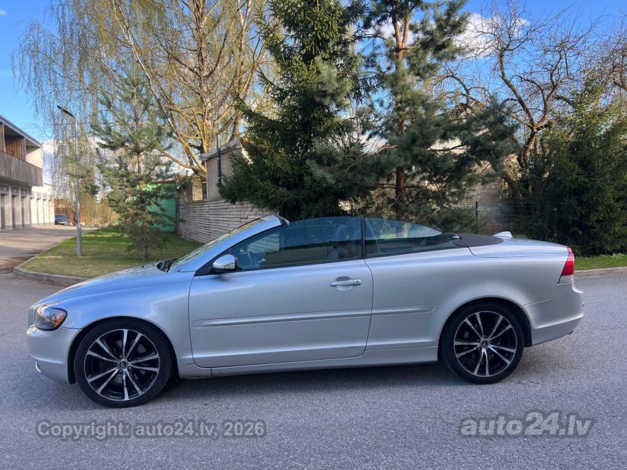Pelēks Volvo C70 2007 Tartu, ar dzinēja tilpumu 2.40 L un nobraukumu 206 tūkst. km par 4999 €, foto 18 vietnē AUTOMOTO.COM.LV