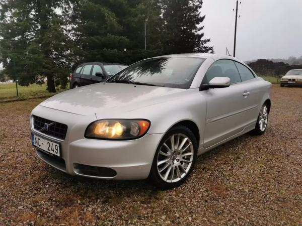 Grey Volvo C70 2007 in Kuldiga, with an engine capacity of 2.40 L and mileage of 353 thousand km for 3900 €, photo 3 on AUTOMOTO.COM.LV