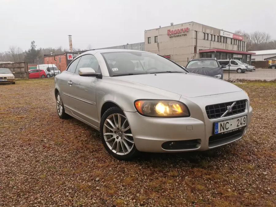 Pelēks Volvo C70 2007 Kuldīga, ar dzinēja tilpumu 2.40 L un nobraukumu 353 tūkst. km par 3900 €, foto 6 vietnē AUTOMOTO.COM.LV