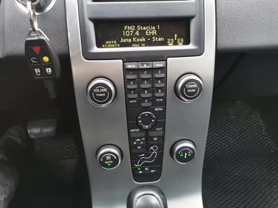 Pelēks Volvo C70 2007 Kuldīga, ar dzinēja tilpumu 2.40 L un nobraukumu 353 tūkst. km par 3900 €, foto 12 vietnē AUTOMOTO.COM.LV