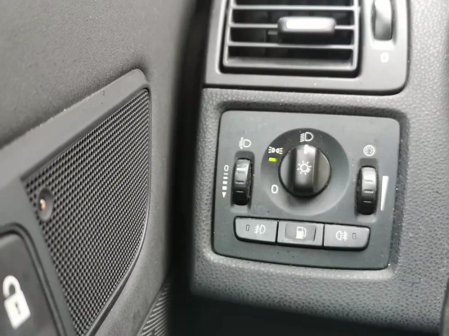 Pelēks Volvo C70 2007 Kuldīga, ar dzinēja tilpumu 2.40 L un nobraukumu 353 tūkst. km par 3900 €, foto 16 vietnē AUTOMOTO.COM.LV