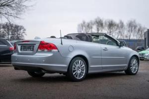 Pelēks Volvo C70 2007 Liepāja, ar dzinēja tilpumu 2.50 L un nobraukumu 180 tūkst. km par 5950 €, foto 3 vietnē AUTOMOTO.COM.LV