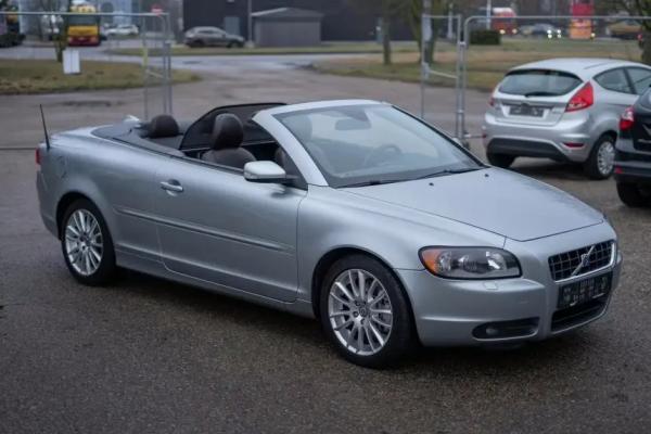 Pelēks Volvo C70 2007 Liepāja, ar dzinēja tilpumu 2.50 L un nobraukumu 180 tūkst. km par 5950 €, foto 3 vietnē AUTOMOTO.COM.LV