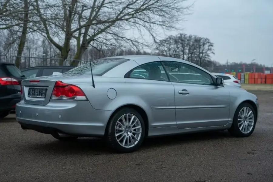 Pelēks Volvo C70 2007 Liepāja, ar dzinēja tilpumu 2.50 L un nobraukumu 180 tūkst. km par 5950 €, foto 6 vietnē AUTOMOTO.COM.LV