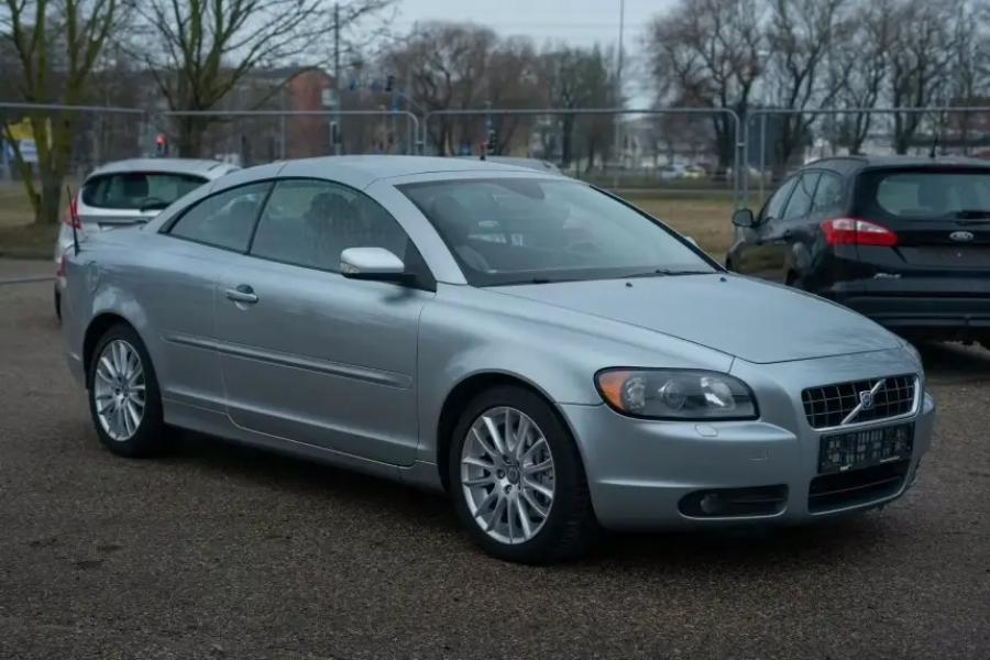 Pelēks Volvo C70 2007 Liepāja, ar dzinēja tilpumu 2.50 L un nobraukumu 180 tūkst. km par 5950 €, foto 7 vietnē AUTOMOTO.COM.LV