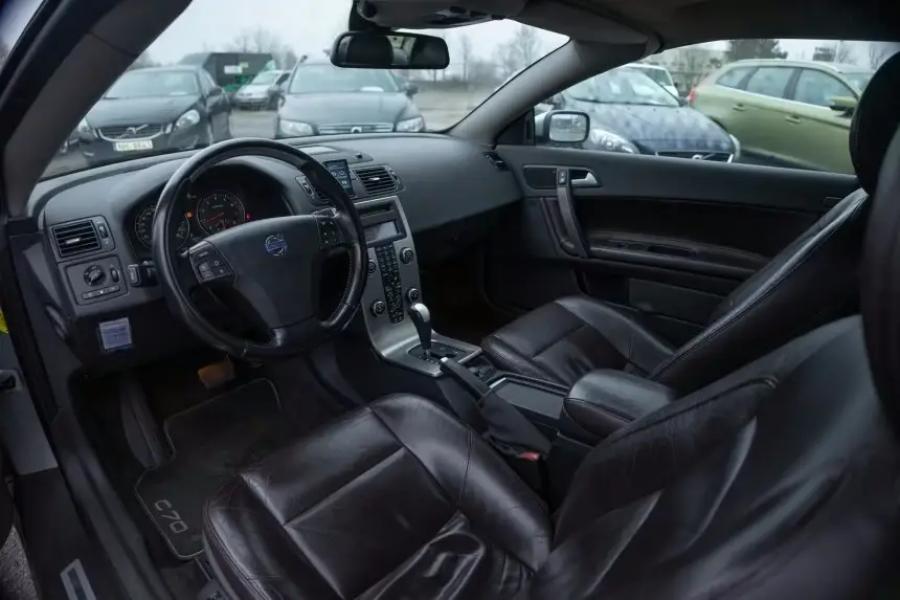 Pelēks Volvo C70 2007 Liepāja, ar dzinēja tilpumu 2.50 L un nobraukumu 180 tūkst. km par 5950 €, foto 10 vietnē AUTOMOTO.COM.LV