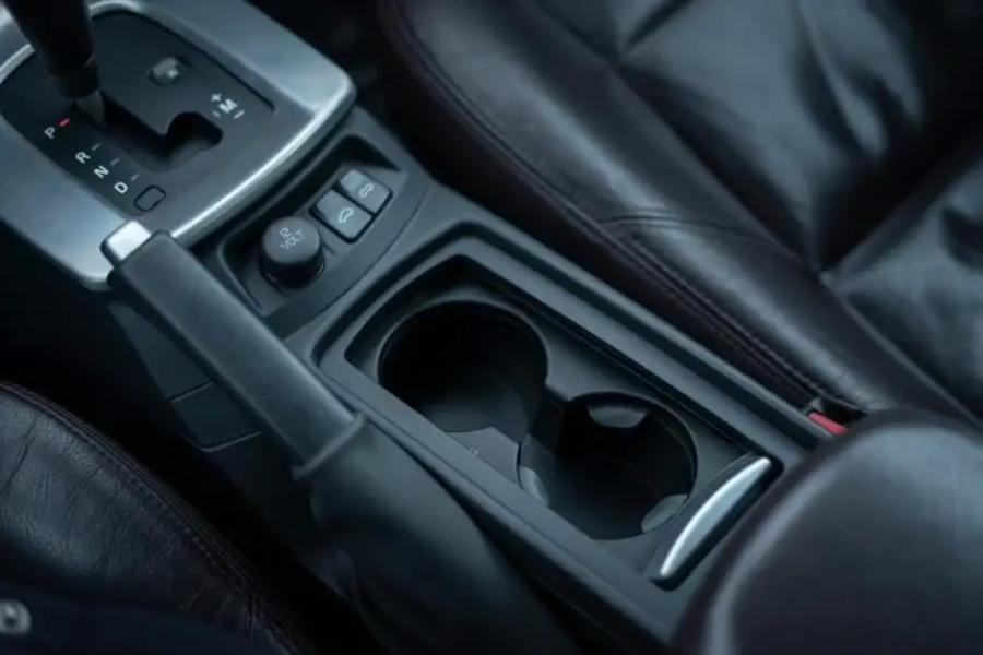 Pelēks Volvo C70 2007 Liepāja, ar dzinēja tilpumu 2.50 L un nobraukumu 180 tūkst. km par 5950 €, foto 22 vietnē AUTOMOTO.COM.LV
