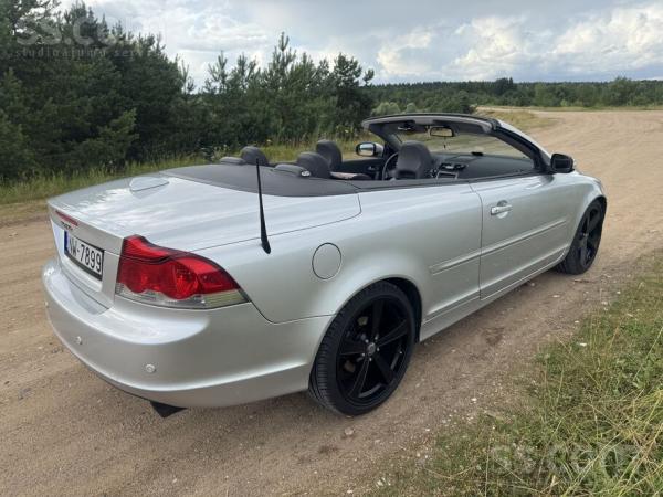 Grey Volvo C70 2007 in Daugavpils, with an engine capacity of 2.40 L and mileage of 233 thousand km for 5300 €, photo 2 on AUTOMOTO.COM.LV