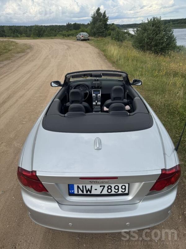 Grey Volvo C70 2007 in Daugavpils, with an engine capacity of 2.40 L and mileage of 233 thousand km for 5300 €, photo 5 on AUTOMOTO.COM.LV