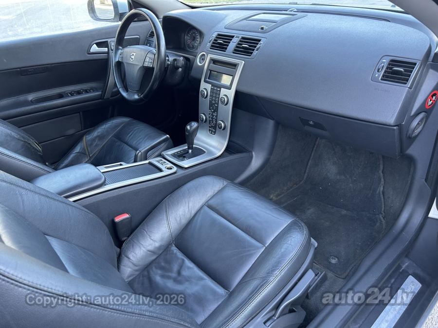 Серый Вольво Ц70 2007 в Таллин, объемом двигателя 2.40 л и пробегом 389 тыс. км за 2999 €, фото 12 на AUTOMOTO.COM.LV