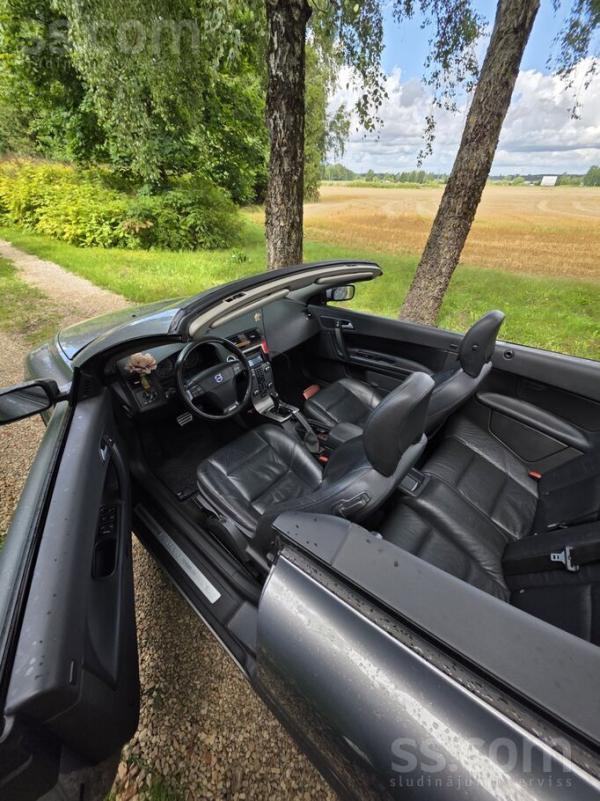 Grey Volvo C70 2007 in Riga, with an engine capacity of 2.40 L and mileage of 189 thousand km for 4200 €, photo 6 on AUTOMOTO.COM.LV