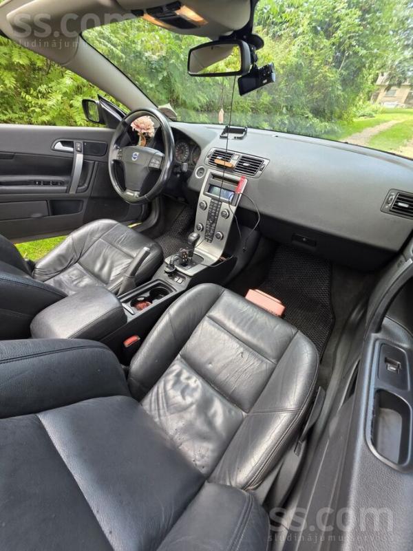 Grey Volvo C70 2007 in Riga, with an engine capacity of 2.40 L and mileage of 189 thousand km for 4200 €, photo 9 on AUTOMOTO.COM.LV