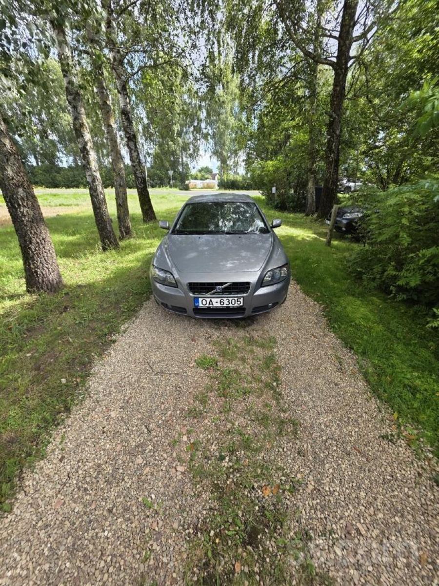 Grey Volvo C70 2007 in Riga, with an engine capacity of 2.40 L and mileage of 189 thousand km for 4200 €, photo 3 on AUTOMOTO.COM.LV