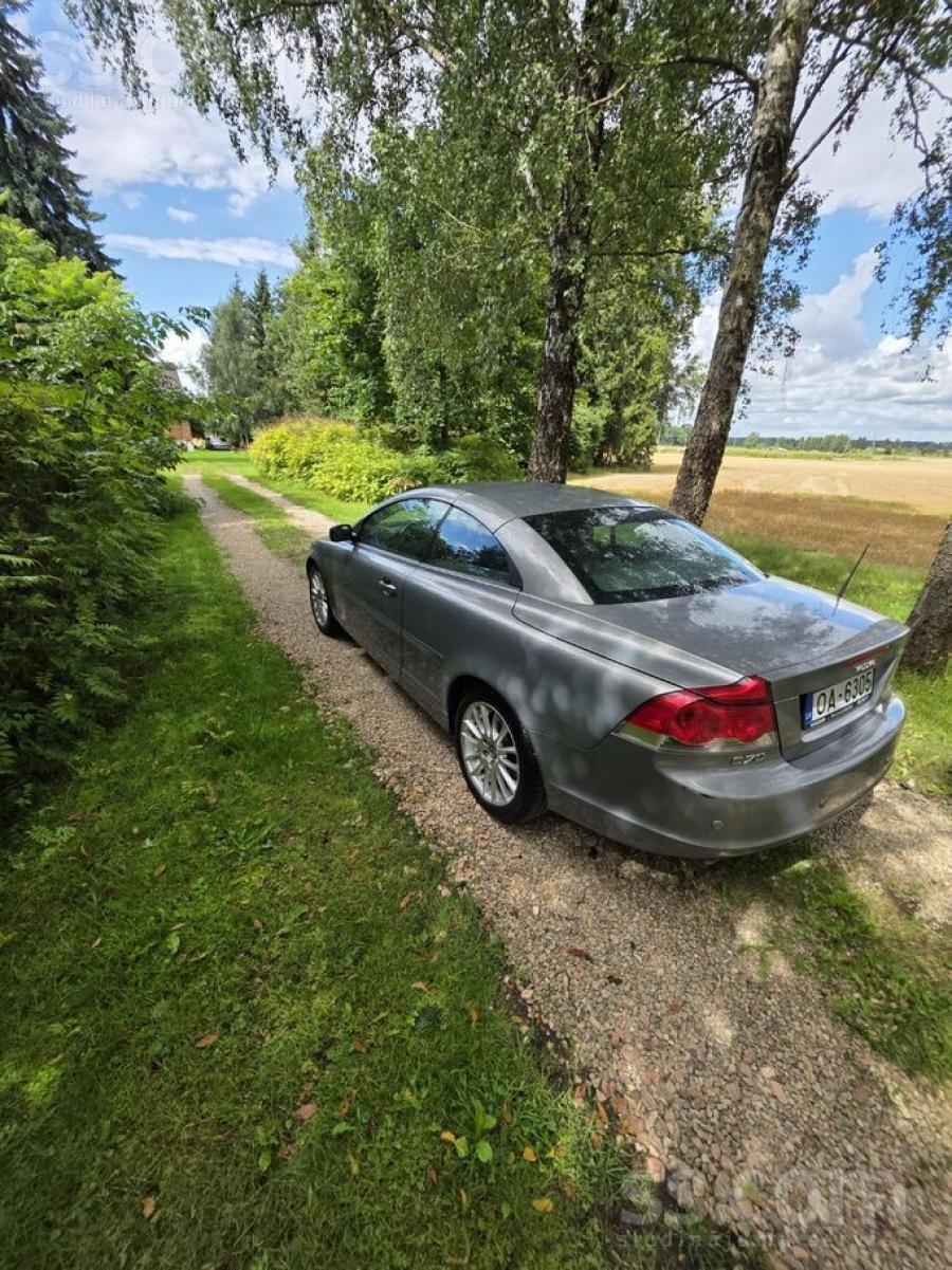 Grey Volvo C70 2007 in Riga, with an engine capacity of 2.40 L and mileage of 189 thousand km for 4200 €, photo 4 on AUTOMOTO.COM.LV