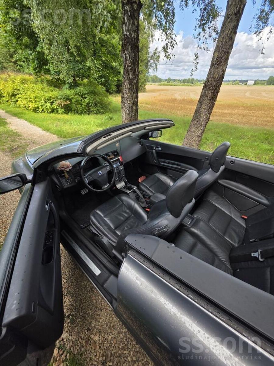 Grey Volvo C70 2007 in Riga, with an engine capacity of 2.40 L and mileage of 189 thousand km for 4200 €, photo 7 on AUTOMOTO.COM.LV