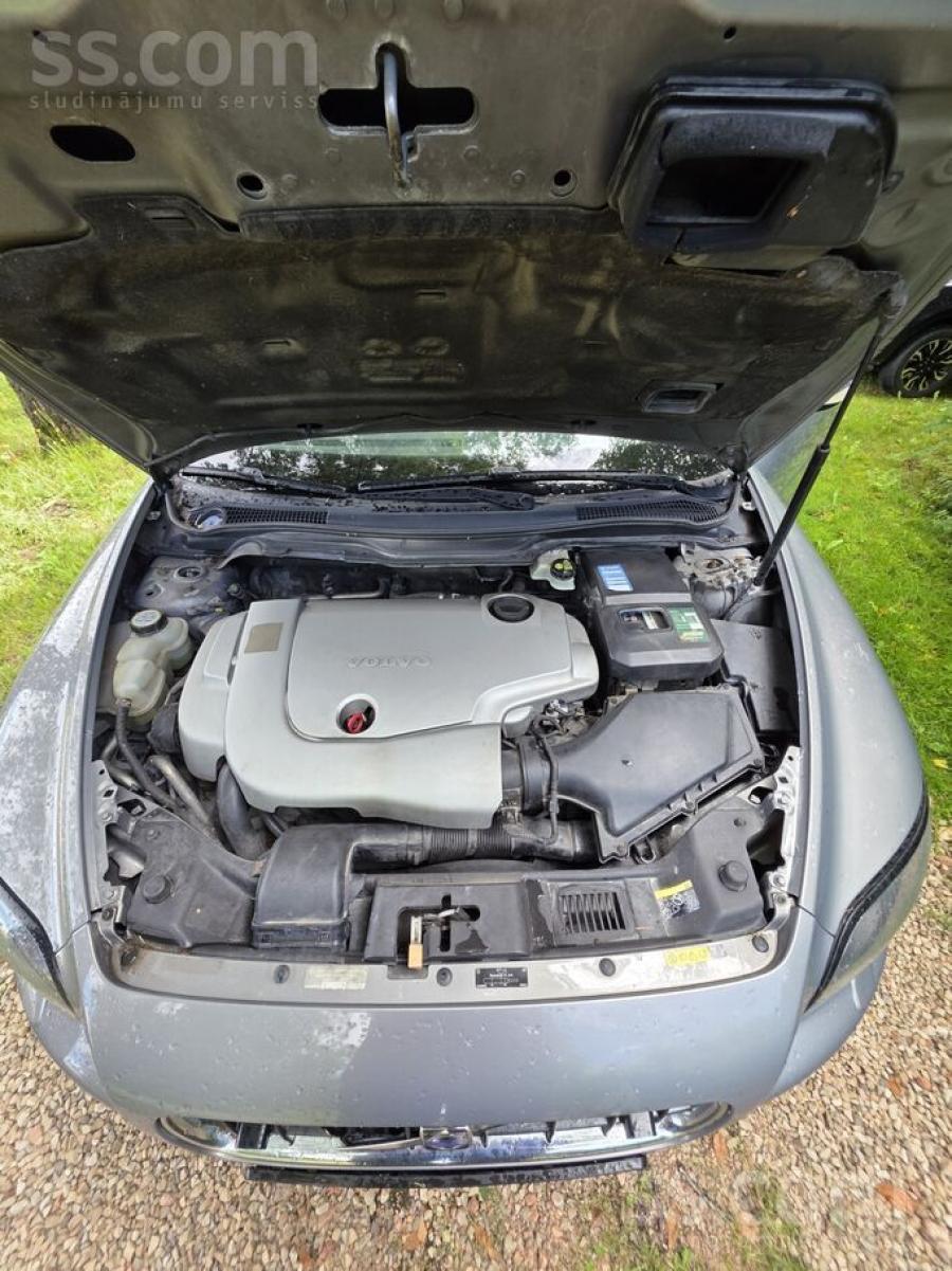 Grey Volvo C70 2007 in Riga, with an engine capacity of 2.40 L and mileage of 189 thousand km for 4200 €, photo 11 on AUTOMOTO.COM.LV