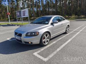Pelēks Volvo C70 2007 Rīga, ar dzinēja tilpumu 2.40 L un nobraukumu 286 tūkst. km par 4000 €, foto  vietnē AUTOMOTO.COM.LV