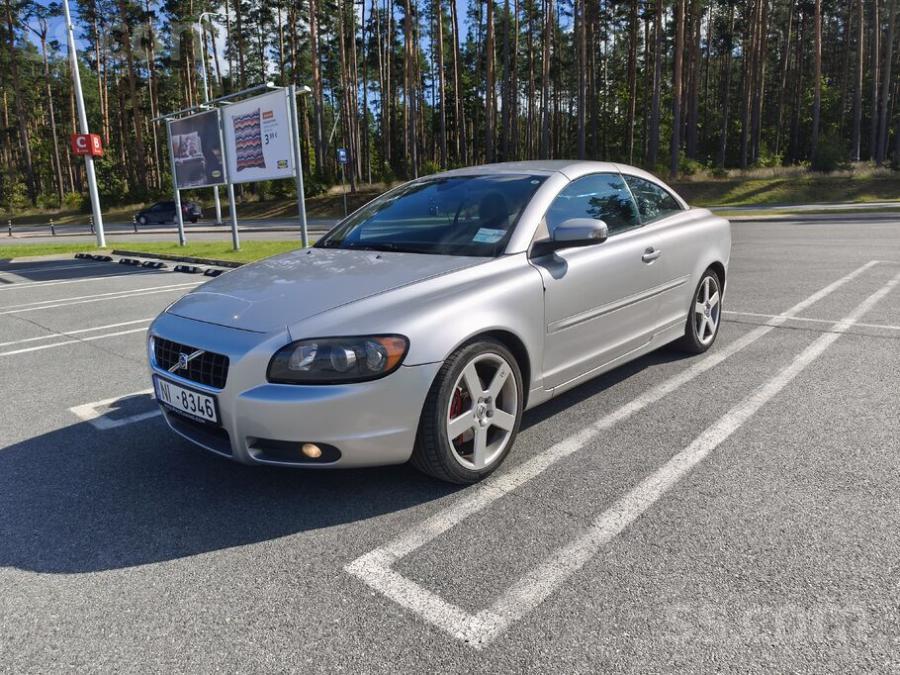 Grey Volvo C70 2007 in Riga, with an engine capacity of 2.40 L and mileage of 286 thousand km for 4000 €, photo 1 on AUTOMOTO.COM.LV