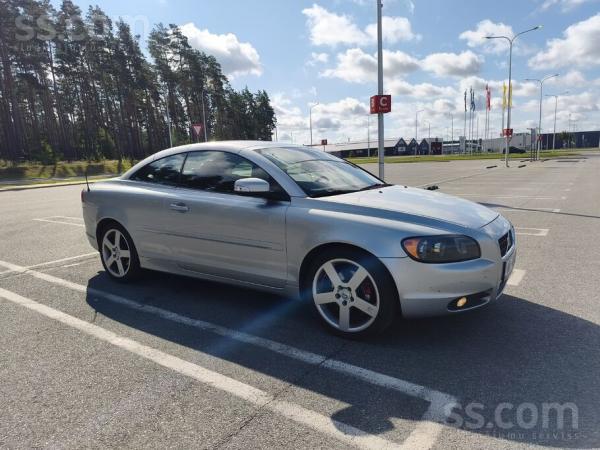 Grey Volvo C70 2007 in Riga, with an engine capacity of 2.40 L and mileage of 286 thousand km for 4000 €, photo 3 on AUTOMOTO.COM.LV