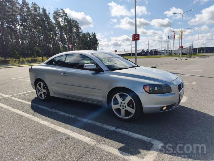 Grey Volvo C70 2007 in Riga, with an engine capacity of 2.40 L and mileage of 286 thousand km for 4000 €, photo 3 on AUTOMOTO.COM.LV