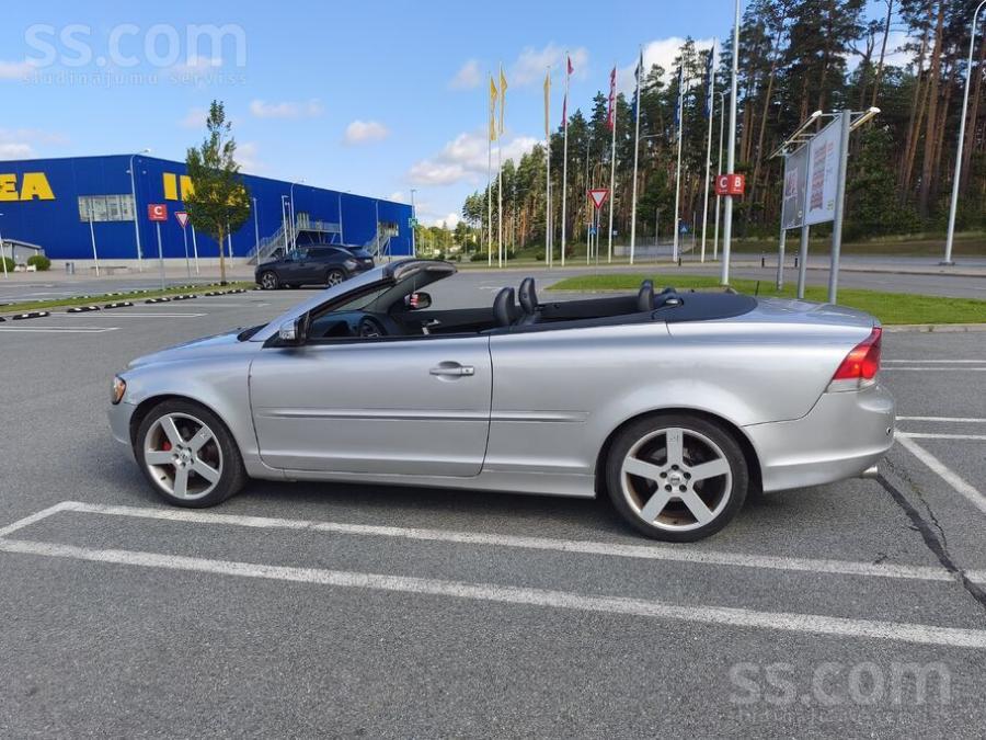 Grey Volvo C70 2007 in Riga, with an engine capacity of 2.40 L and mileage of 286 thousand km for 4000 €, photo 5 on AUTOMOTO.COM.LV