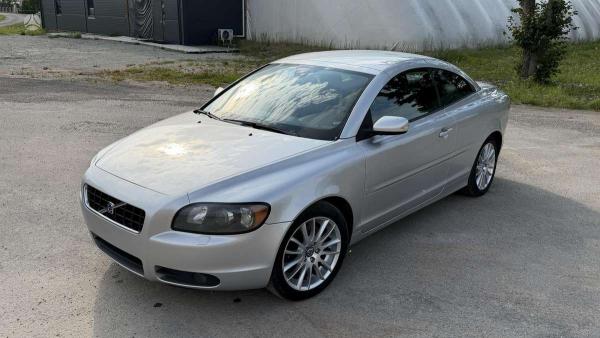 Grey Volvo C70 2007 in Taurage, with an engine capacity of 2.40 L and mileage of 206 thousand km for 3400 €, photo 3 on AUTOMOTO.COM.LV