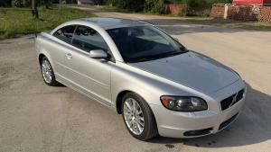 Grey Volvo C70 2007 in Taurage, with an engine capacity of 2.40 L and mileage of 206 thousand km for 3400 €, photo 5 on AUTOMOTO.COM.LV