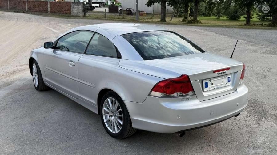 Grey Volvo C70 2007 in Taurage, with an engine capacity of 2.40 L and mileage of 206 thousand km for 3400 €, photo 7 on AUTOMOTO.COM.LV