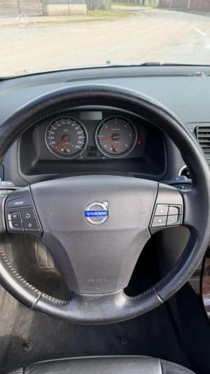 Grey Volvo C70 2007 in Taurage, with an engine capacity of 2.40 L and mileage of 206 thousand km for 3400 €, photo 13 on AUTOMOTO.COM.LV