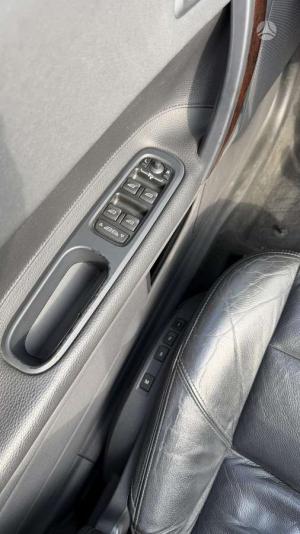 Grey Volvo C70 2007 in Taurage, with an engine capacity of 2.40 L and mileage of 206 thousand km for 3400 €, photo 15 on AUTOMOTO.COM.LV
