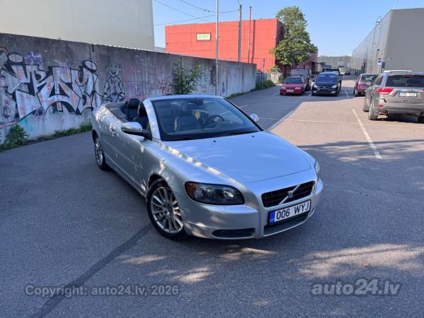 Grey Volvo C70 2008 in Tallinn, with an engine capacity of 2.40 L and mileage of 228 thousand km for 7000 €, photo 2 on AUTOMOTO.COM.LV