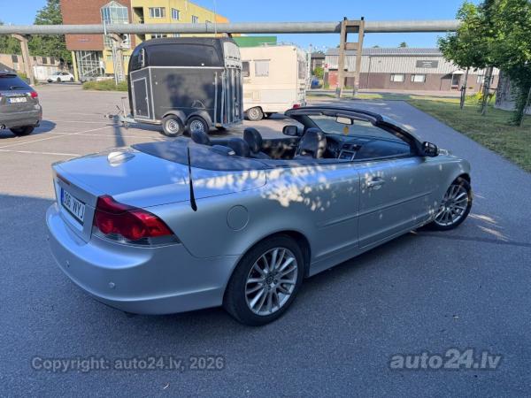 Grey Volvo C70 2008 in Tallinn, with an engine capacity of 2.40 L and mileage of 228 thousand km for 7000 €, photo 3 on AUTOMOTO.COM.LV