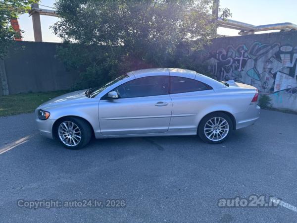 Grey Volvo C70 2008 in Tallinn, with an engine capacity of 2.40 L and mileage of 228 thousand km for 7000 €, photo 8 on AUTOMOTO.COM.LV
