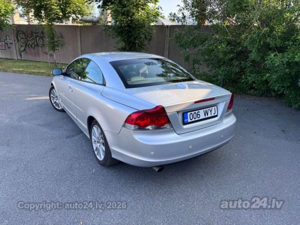 Grey Volvo C70 2008 in Tallinn, with an engine capacity of 2.40 L and mileage of 228 thousand km for 7000 €, photo 10 on AUTOMOTO.COM.LV